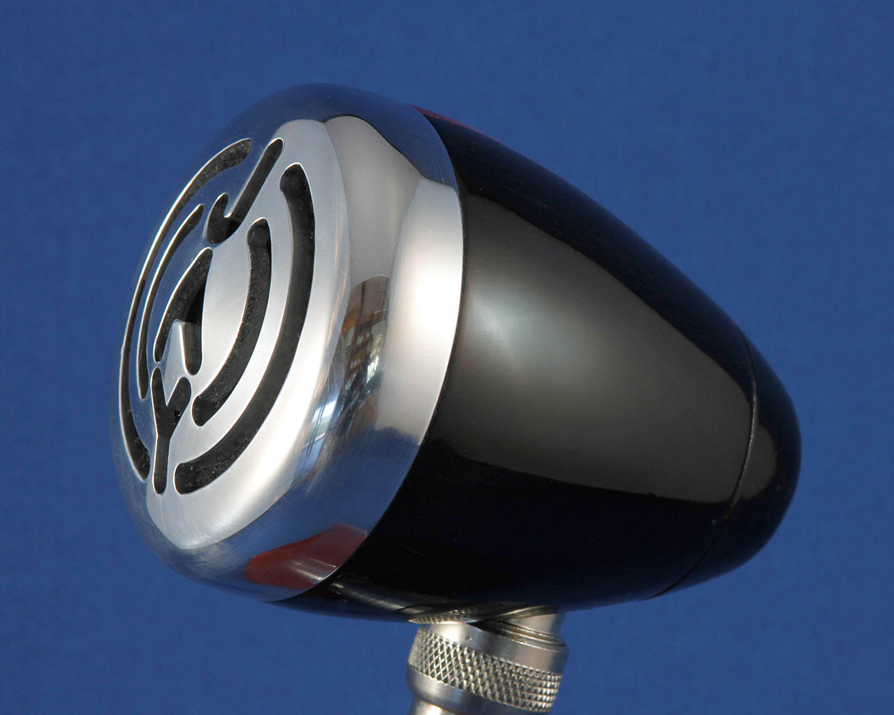 Woodturner Crafts Custom Wood Harmonica Microphones